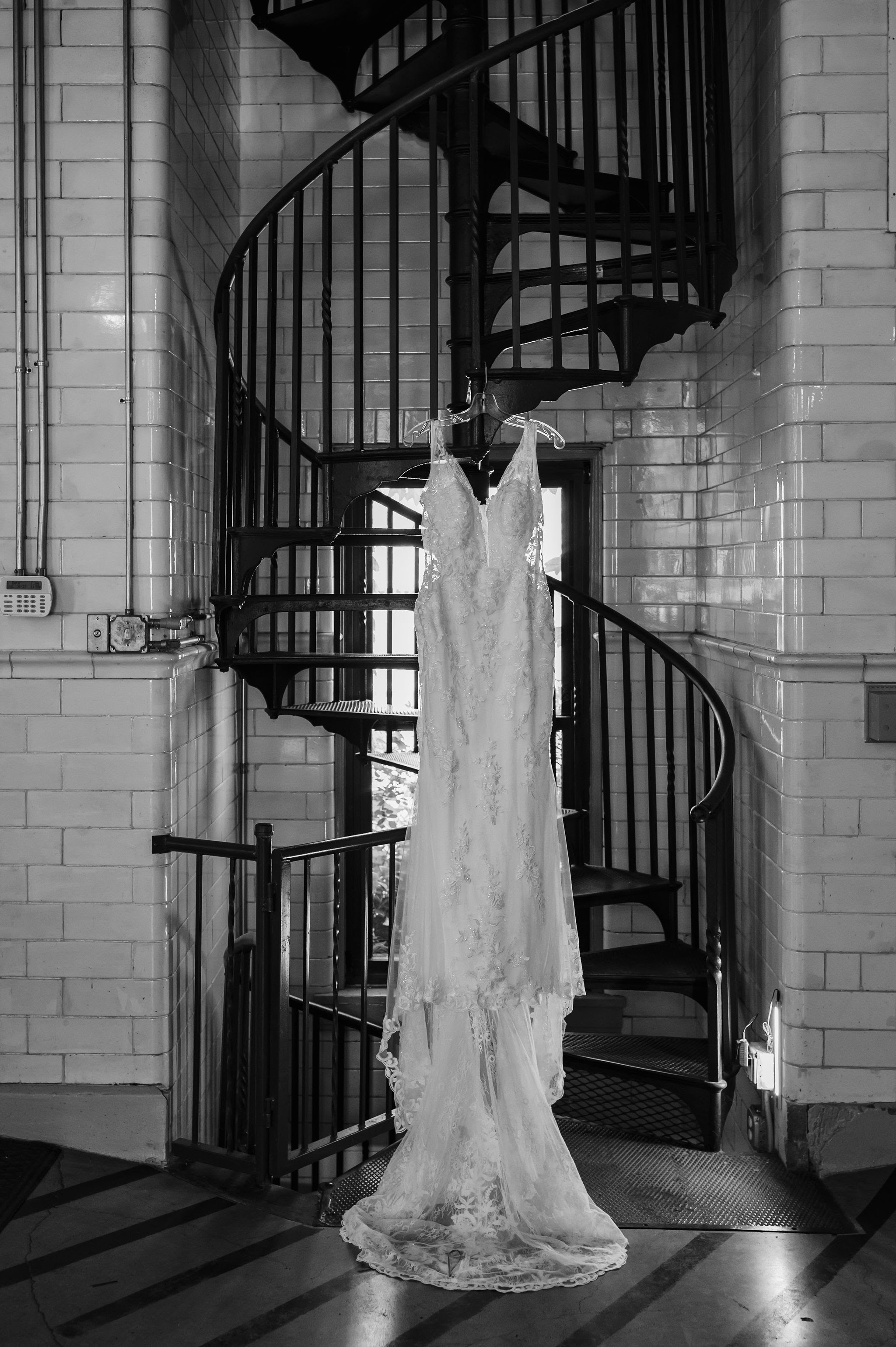 HOLLY + DEEP INTIMATE FIREHOUSE WEDDING - Sarah Nader